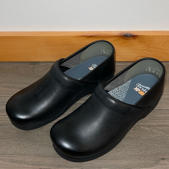 Dansko | Shoes | Dansko Xp 2 Black Waterproof Pull Up Clog Size Eu 42 ...